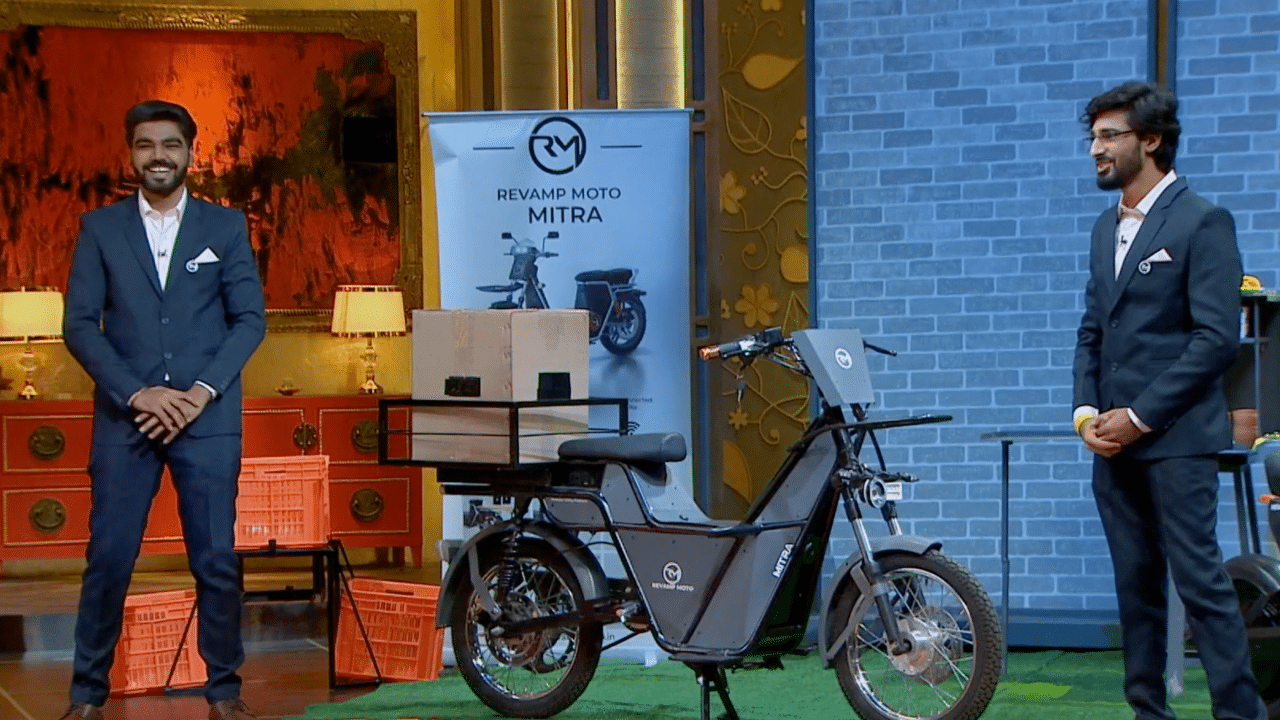 Revamp Moto: Revolutionizing Electric Mobility with Modular EVs